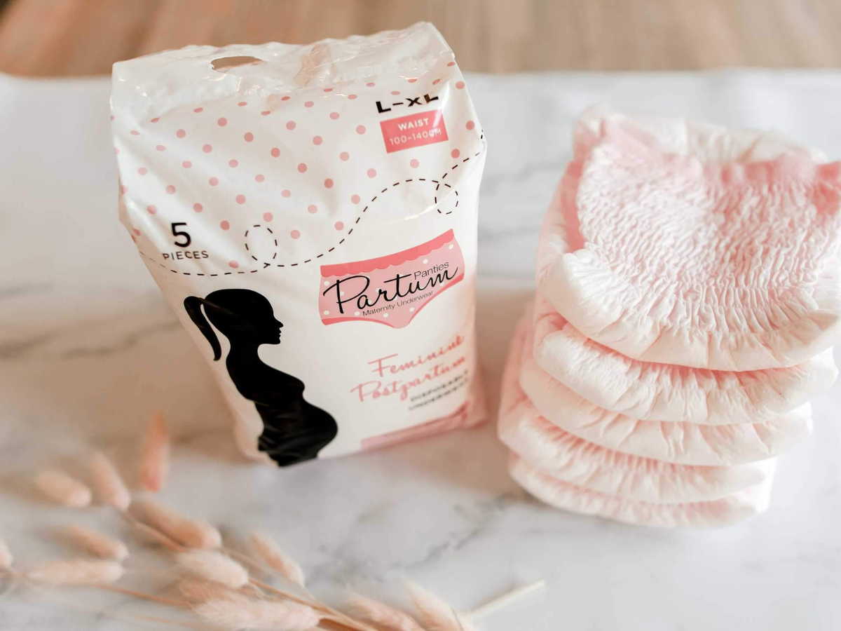 Top 10 Essential Items Must Bring When Giving Birth - Dr Parents